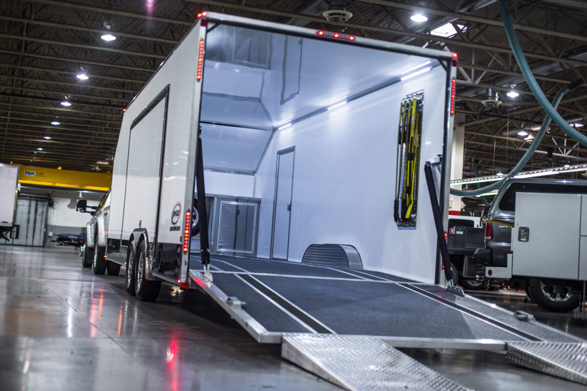 How Rampless Trailers Work for Low Cars